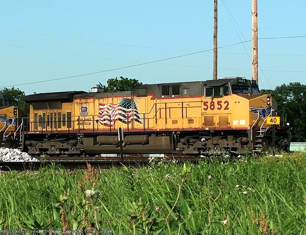 UP 5852
